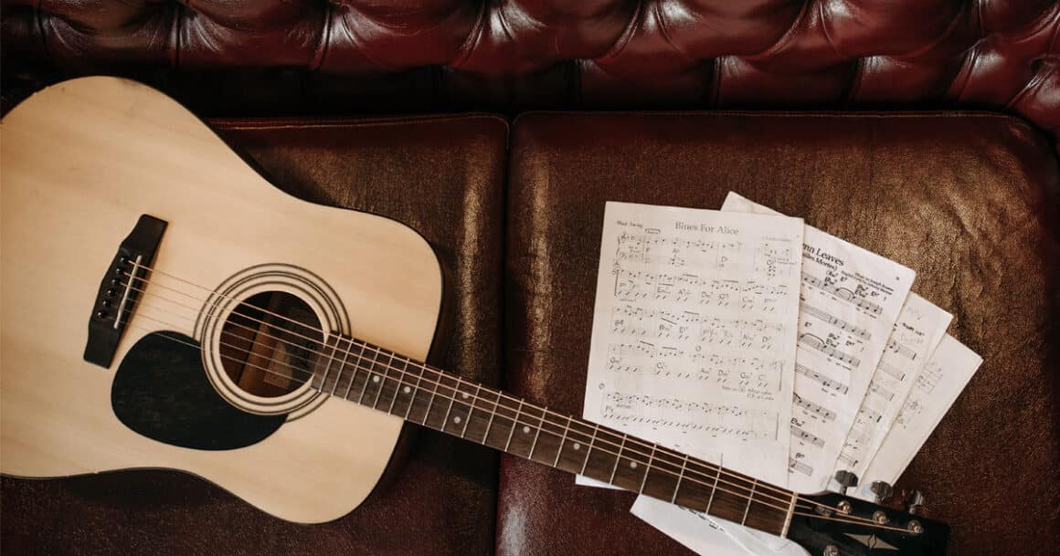 Timeless (and Easy!) Guitar Chord Progressions for Beginners - Acoustic ...