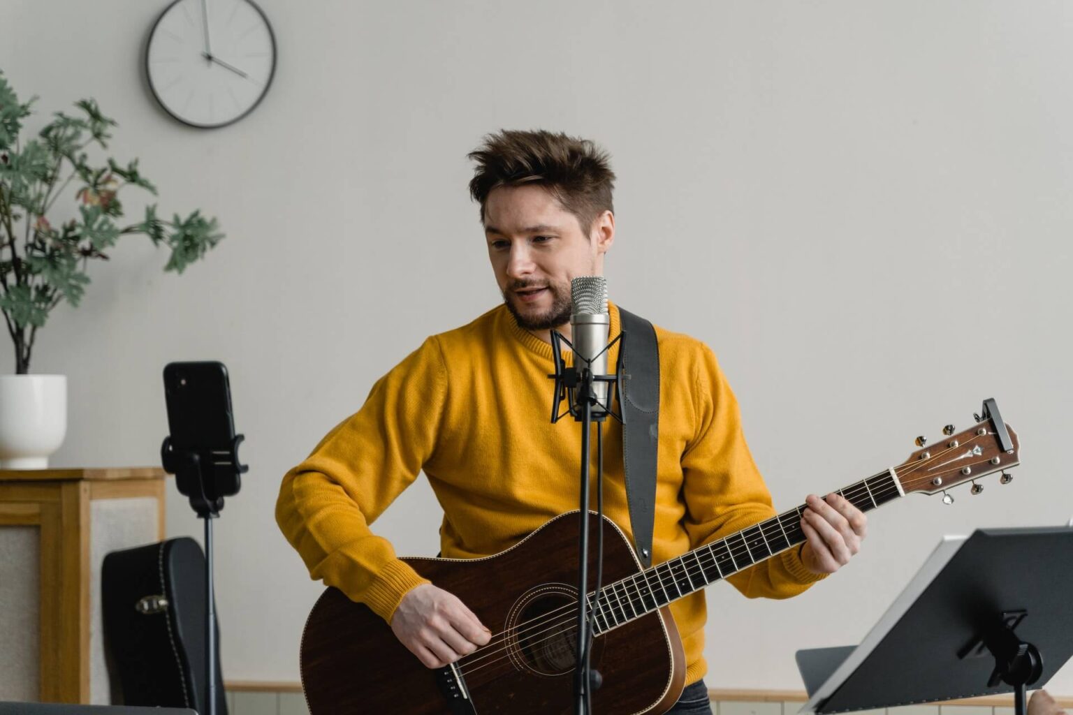 How to Get Better at Guitar: 10 Tips to Level Up Your Playing ...