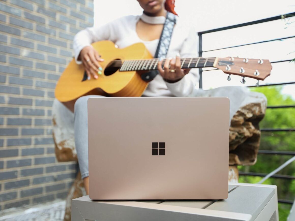 The Best Way to Learn the Guitar: 11 Easy Tips for Success - Acoustic Life